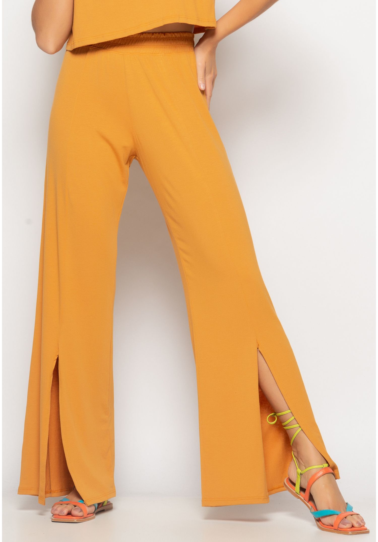 Conjunto Cropped Golão E Calça Fenda Frontal Malha Salvatore Caramelo ...