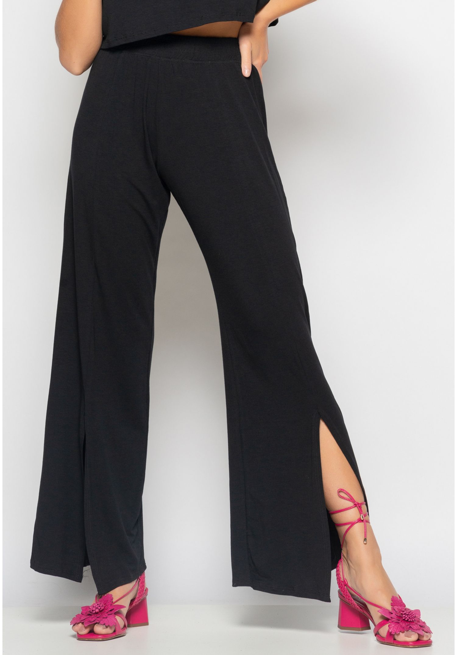 Conjunto Cropped Golão E Calça Fenda Frontal Malha Salvatore Preto ...